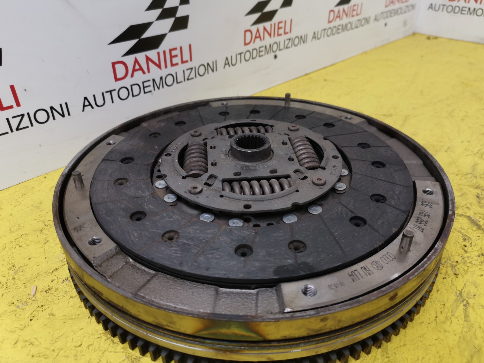 VOLANO BIMASSA FRIZIONE AUDI | Ricambi Usati