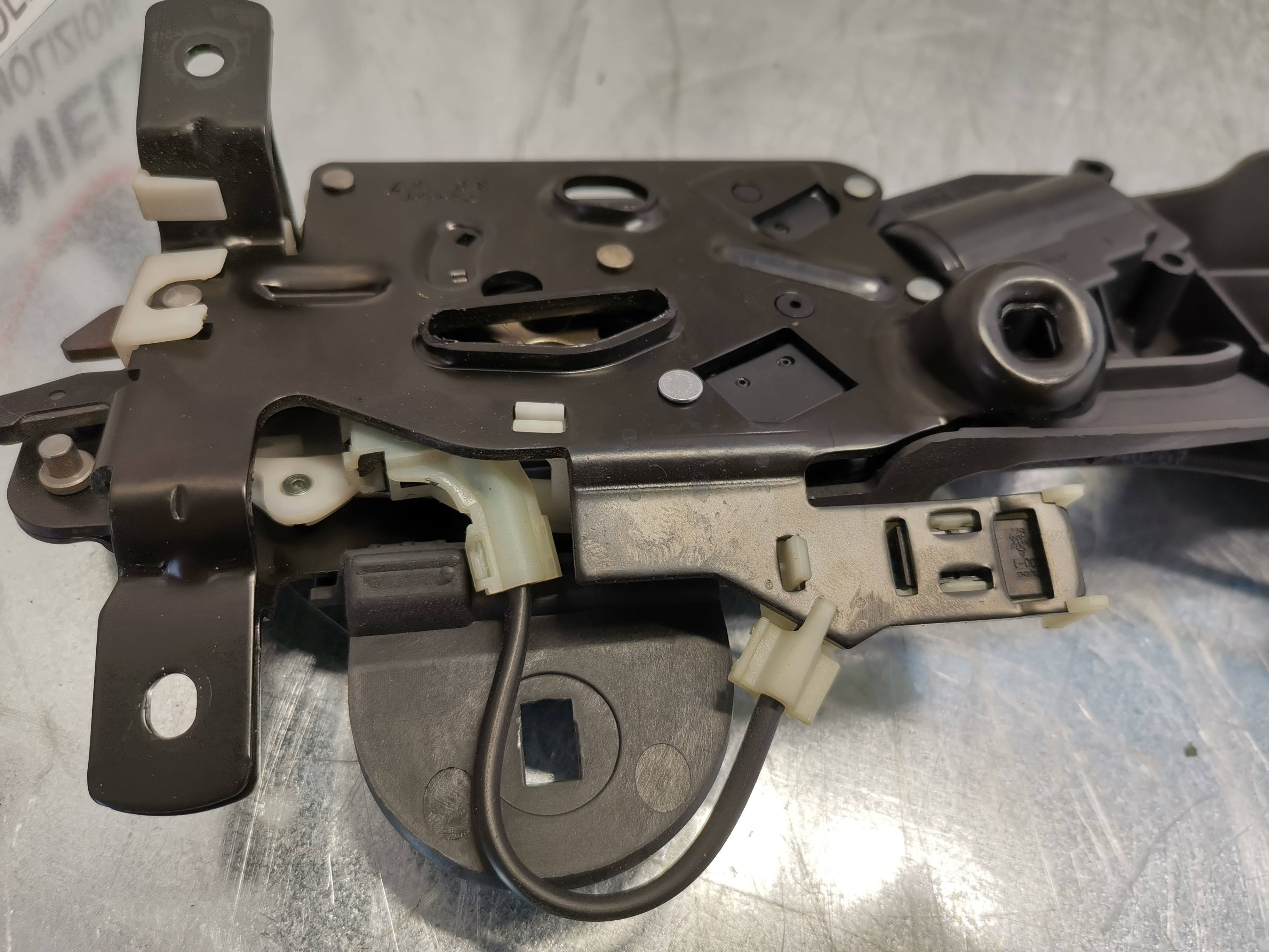 SERRATURA BAULE BMW SERIE 3 CABRIO E93 | Ricambi Usati