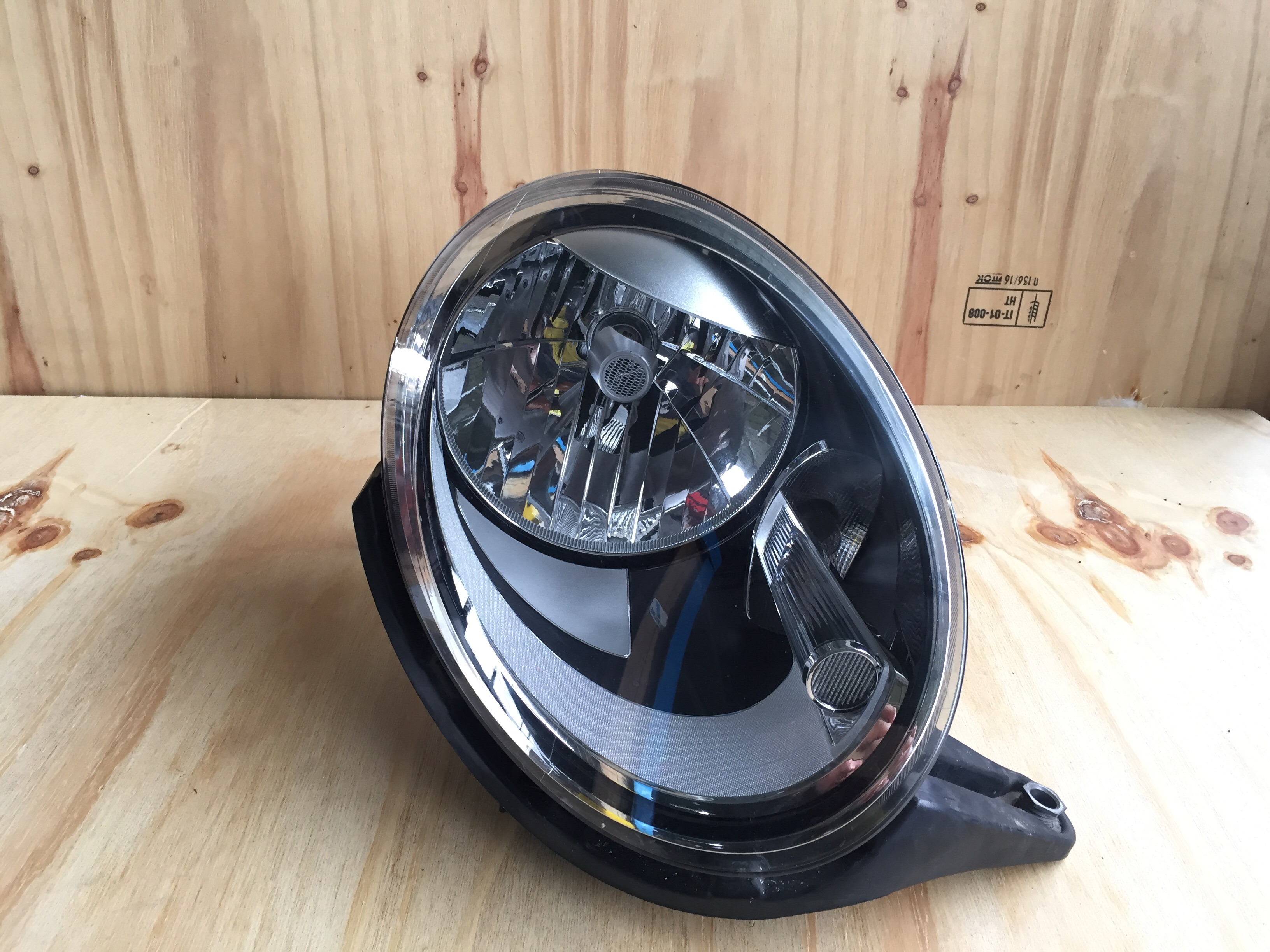 FARO ANTERIORE DESTRO VW MAGGIOLINO DAL 2011 | Ricambi Usati