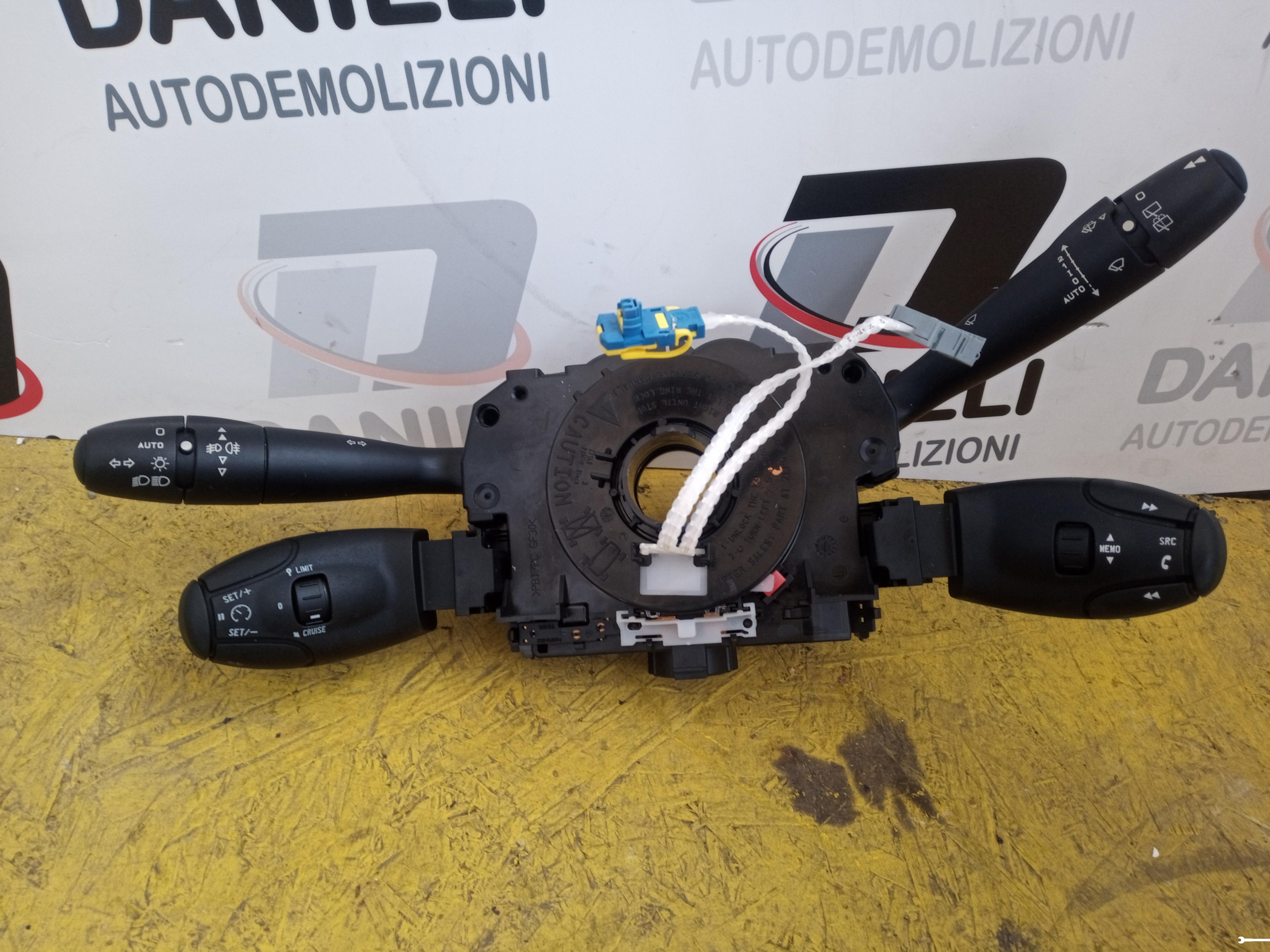 Devio Guida Citroen C3 Picasso Peugeot 308 | Ricambi Usati